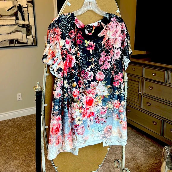 Simply Emma | Tops | Beautiful Blouse | Poshmark